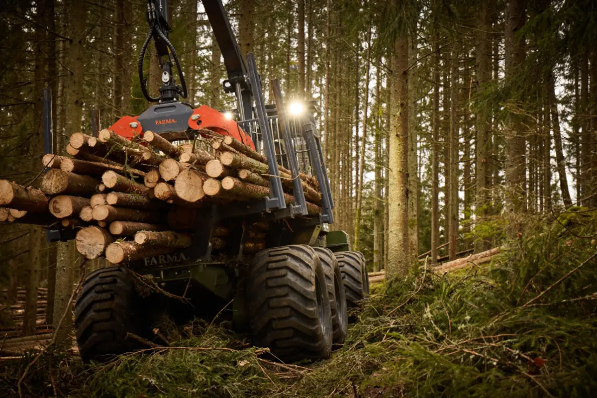 FARMA LF8 Forvarder – Kompaktne metsaforvarder | Voonamäe Grupp OÜ